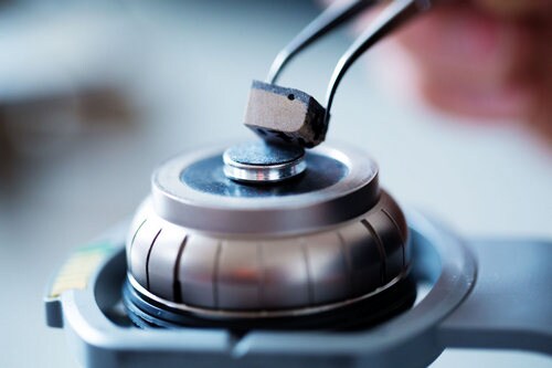 Sputter coating for SEM: how this sample preparation technique assists ...